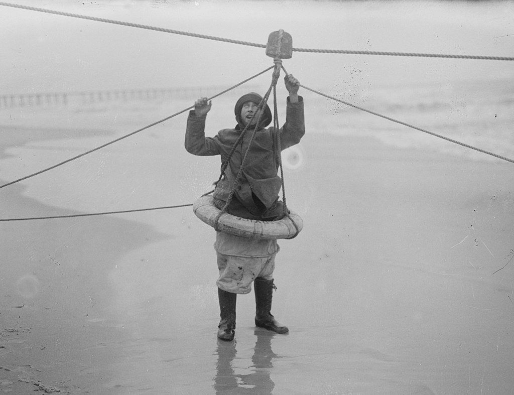 Harrowing Beach Rescue Equipment From Bygone Days The Ship Report harrowing-beach-rescue-equipment-from-bygone-days-the-ship-report